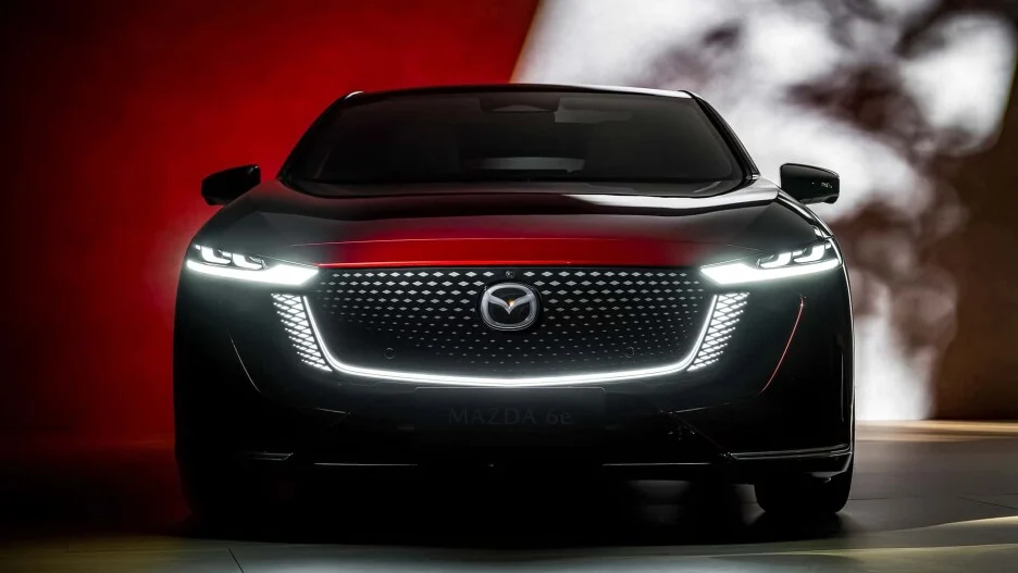 Potpuno nova Mazda 6e premijerno predstavljena na sajmu automobila u ...