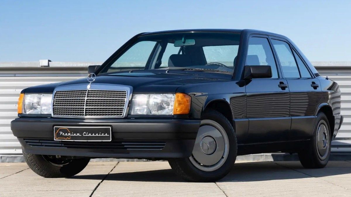 Oldtimer iz oglasnika: Mercedes 190 s pređenih 9.065 kilometara za 36 ...